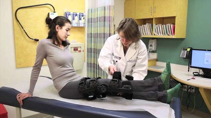 How to Put on a Hinged Knee Brace Properly?